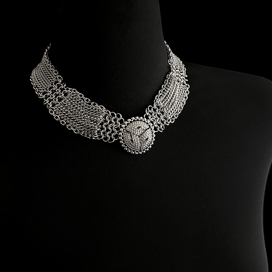 VINTAGE GLASS Choker With Round Marcasite Centerpiece – Rapt In Maille